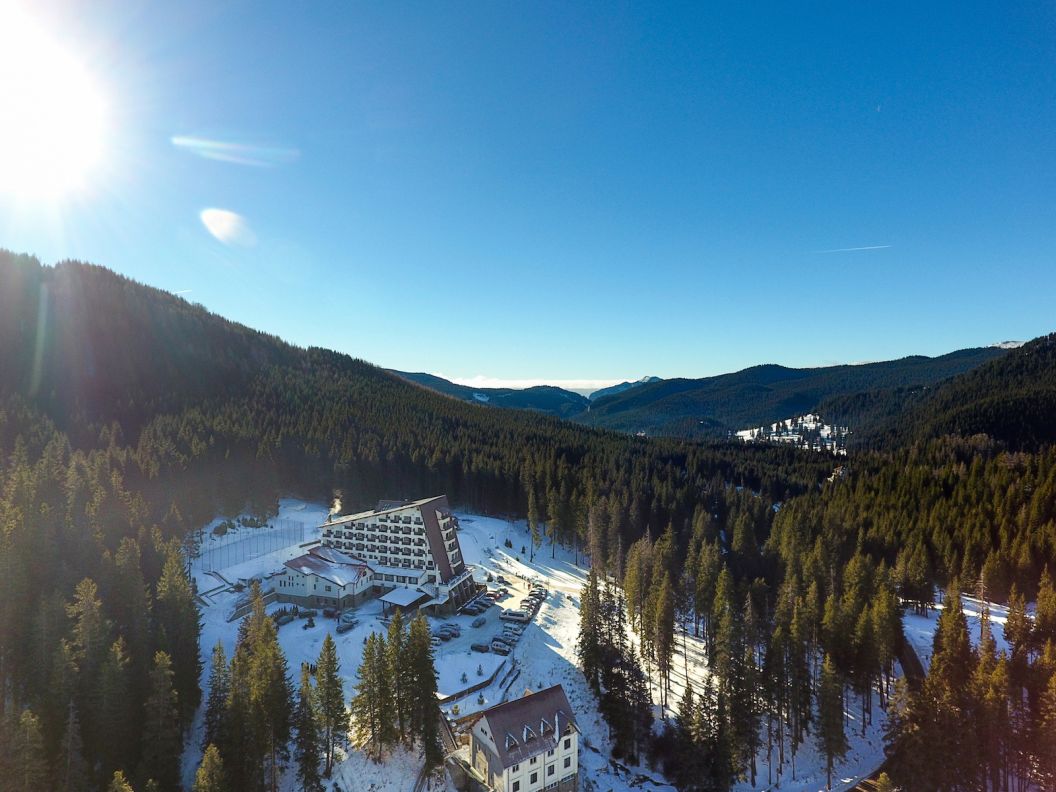 Sfantul Andrei si Ziua Nationala 2023 in Parcul Natural Bucegi Hotel ...
