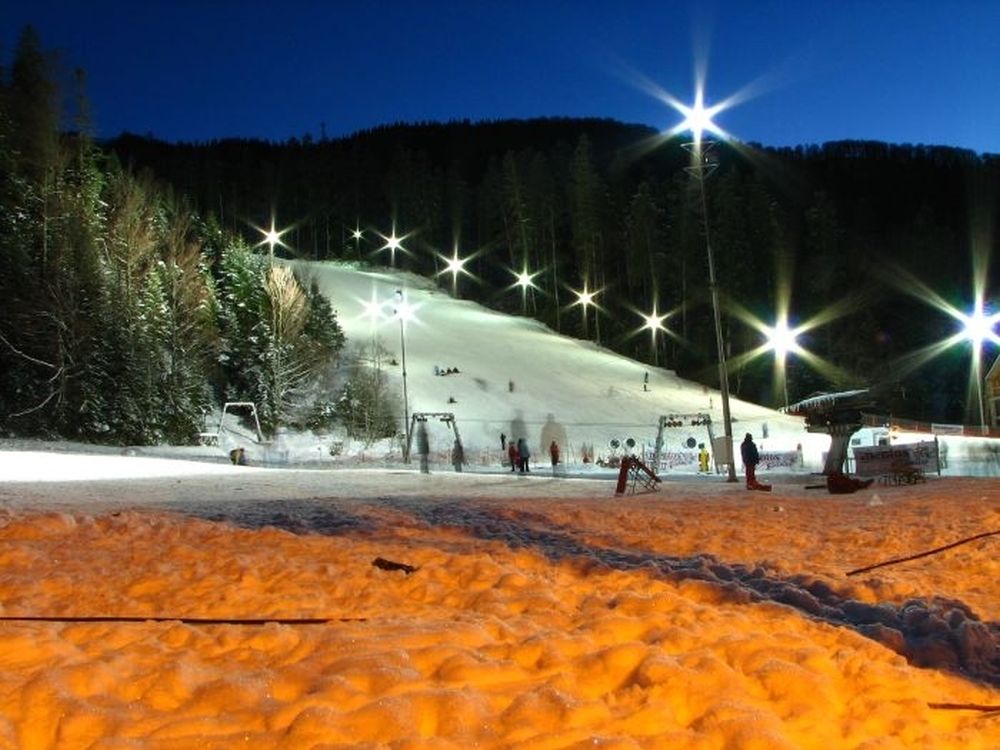 Revelion 2023 la Schi in Azuga Hotel Azuga Ski & Bike Resort*** Pico ...