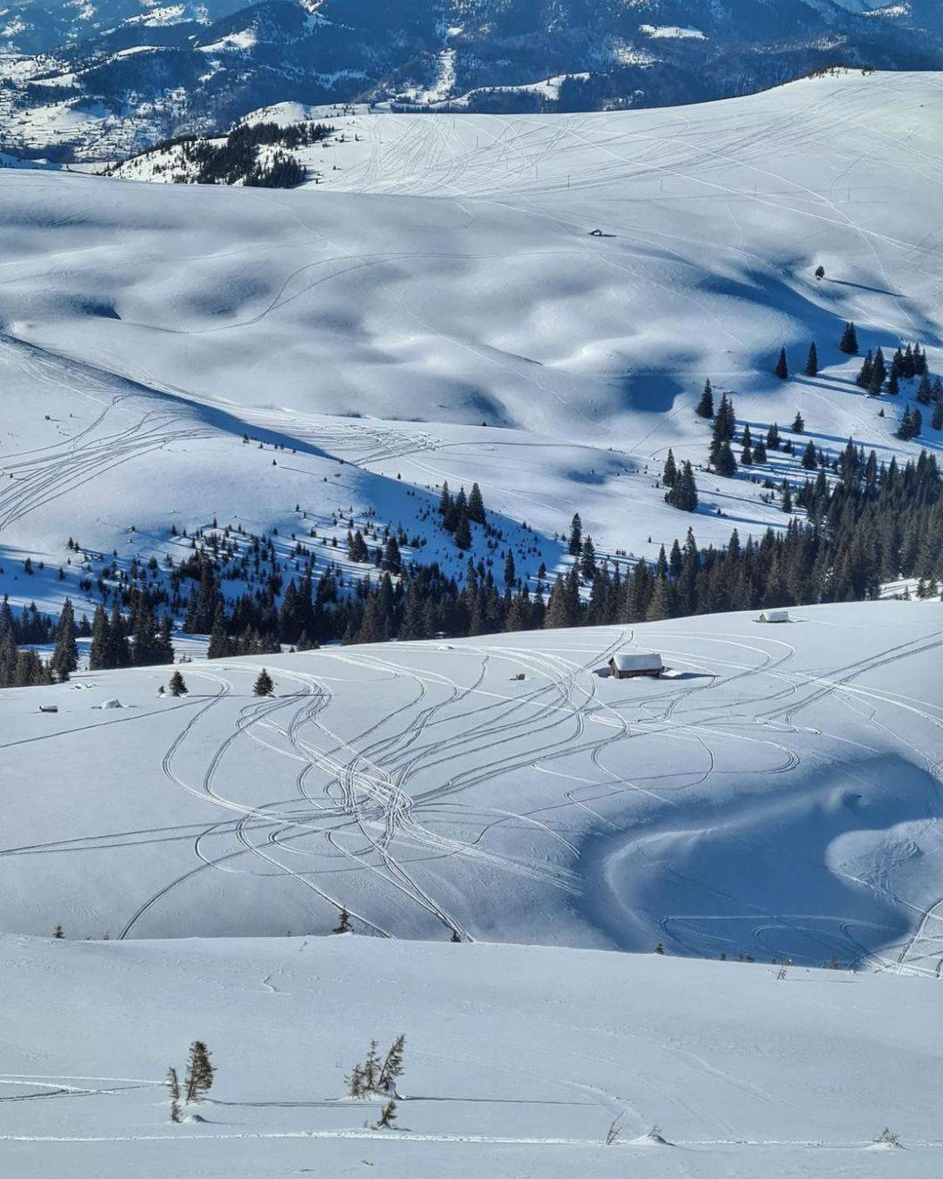 Sarbatori de Craciun 2024 la schi in Maramures Borsa Hotel Nord Pico ...