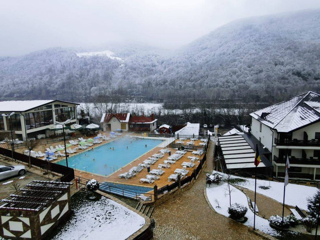 Revelion 2023 Caciulata Complex Turistic Casa Romaneasca**** Pico Mar ...