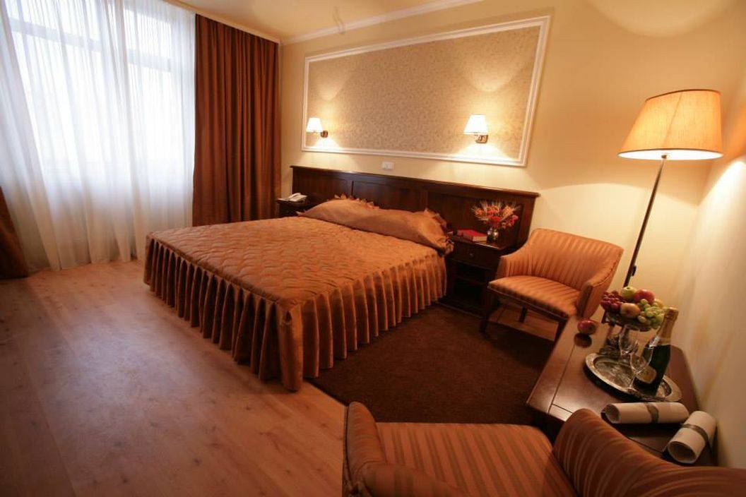 Cazare 2023 Deva Hotel Wien**** Pico Mar Travel