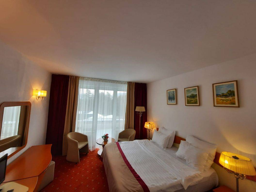 Sarbatori de Pasti 2022 in Predeal Hotel Atrium Panoramic SPA**** Pico ...