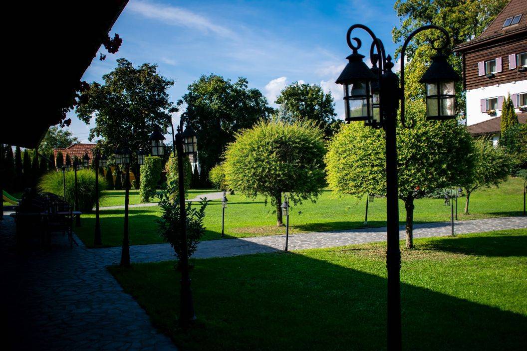 Sarbatori de Pasti 2022 in Maramures Sighetu Marmatiei Hotel Gradina ...