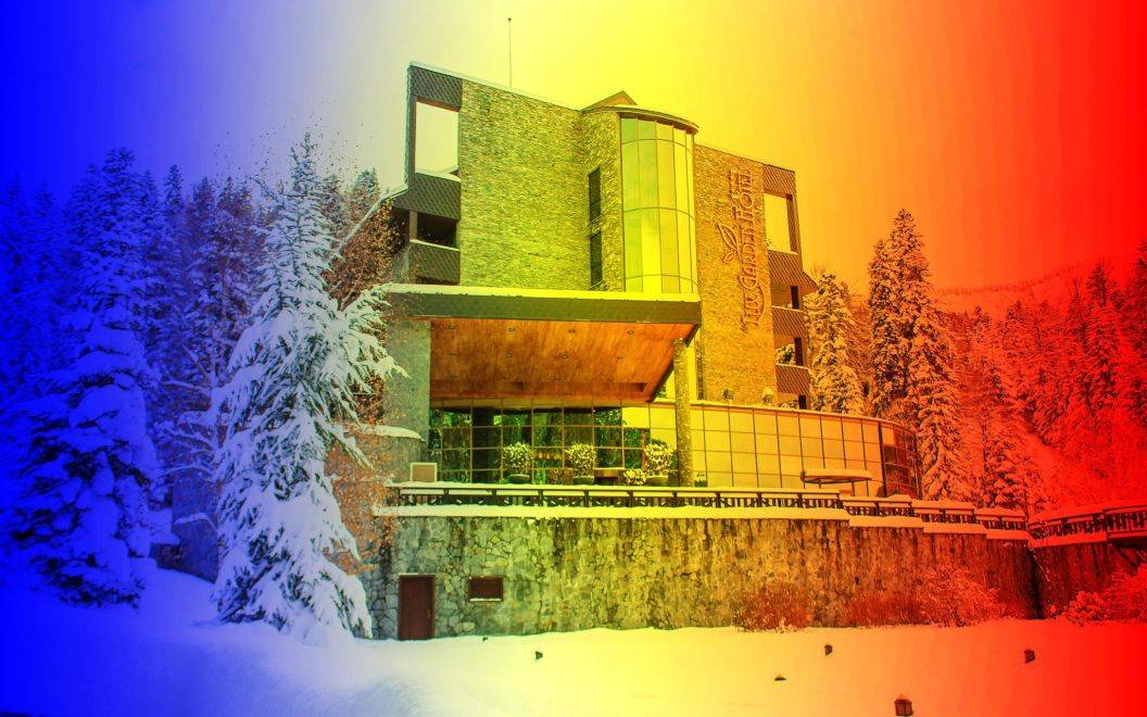 Sfantul Andrei si Ziua Nationala 2022 Azuga Hotel Lux Garden***** Pico ...