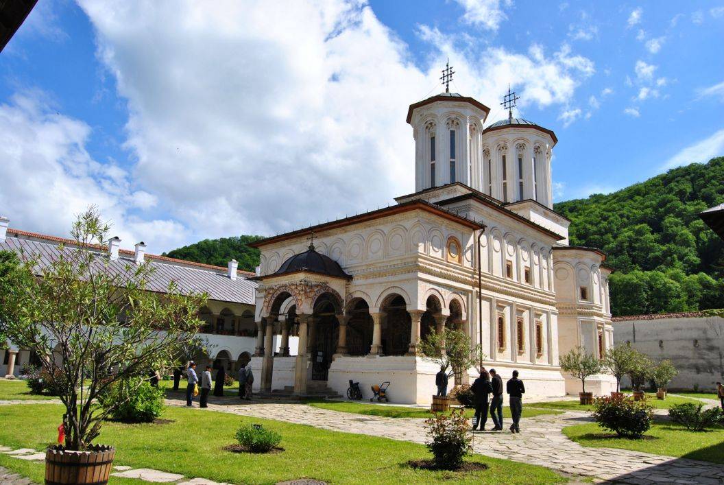 Sarbatori de Pasti 2024 Baile Govora Hotel Palace Pico Mar Travel