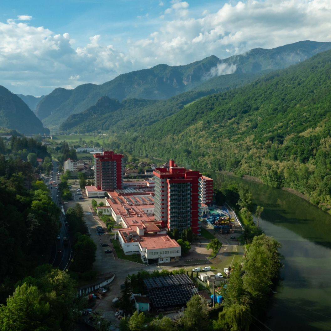 Revelion 2025 Caciulata Complex Balnear Cozia Pico Mar Travel