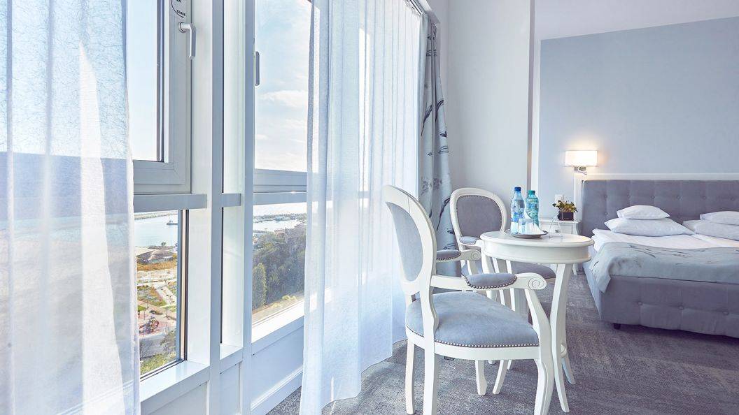 Cazare 2024 Constanta Hotel Continental Forum**** Pico Mar Travel