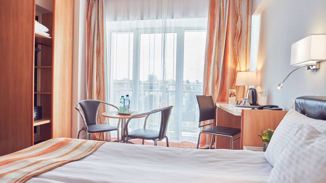 Cazare 2024 Constanta Hotel Continental Forum**** Pico Mar Travel