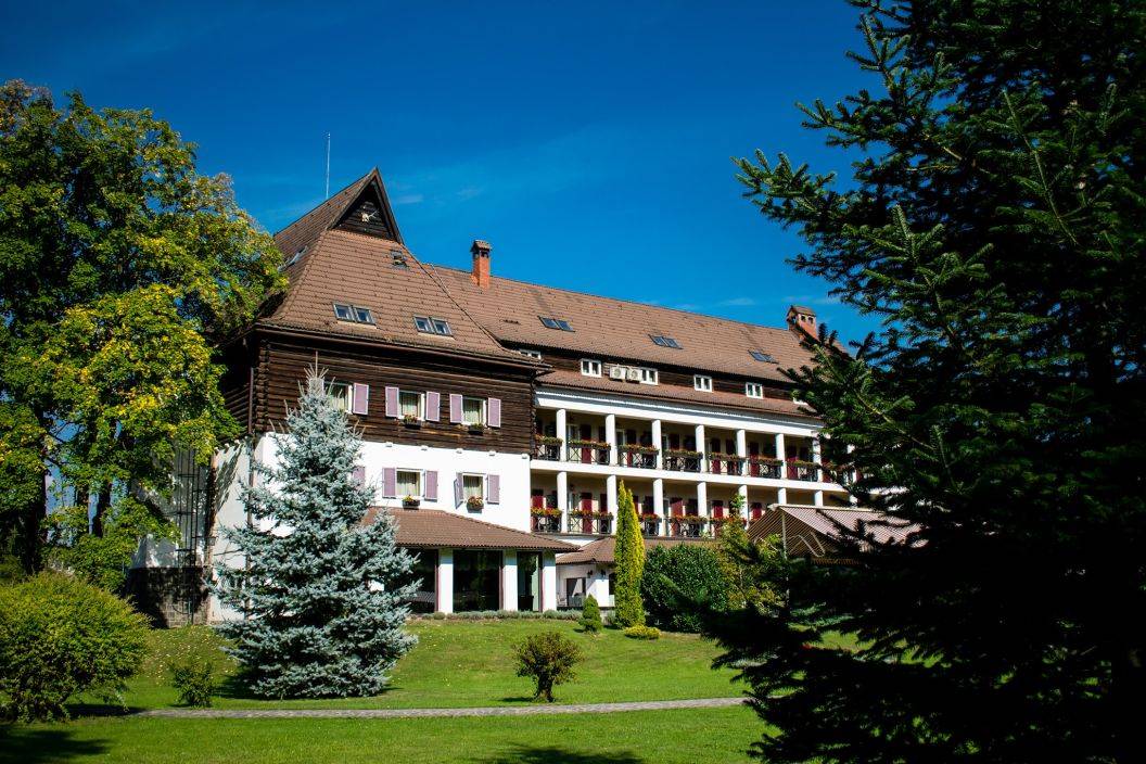 Sarbatori de Pasti 2023 in Maramures Sighetu Marmatiei Hotel Gradina ...