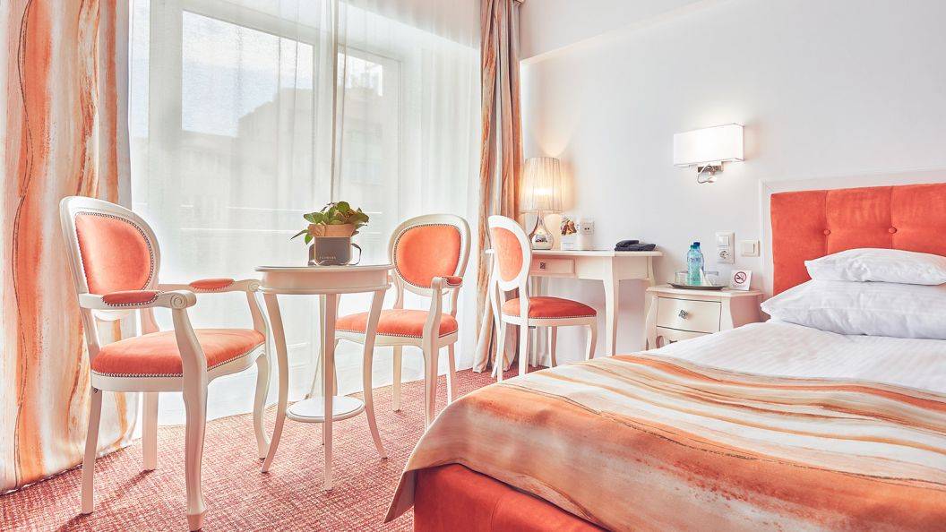 Cazare 2024 Constanta Hotel Continental Forum**** Pico Mar Travel