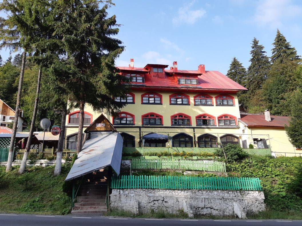 Revelion Retro Munte la Cabana Cerbul Paraul Rece** Pico Mar Travel