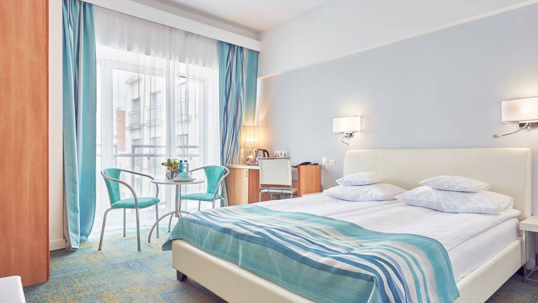 Cazare 2024 Constanta Hotel Continental Forum**** Pico Mar Travel