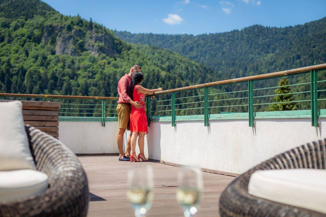 Escapada Romantica la Munte 2024 Baile Tusnad Hotel O3zone SPA**** Pico ...