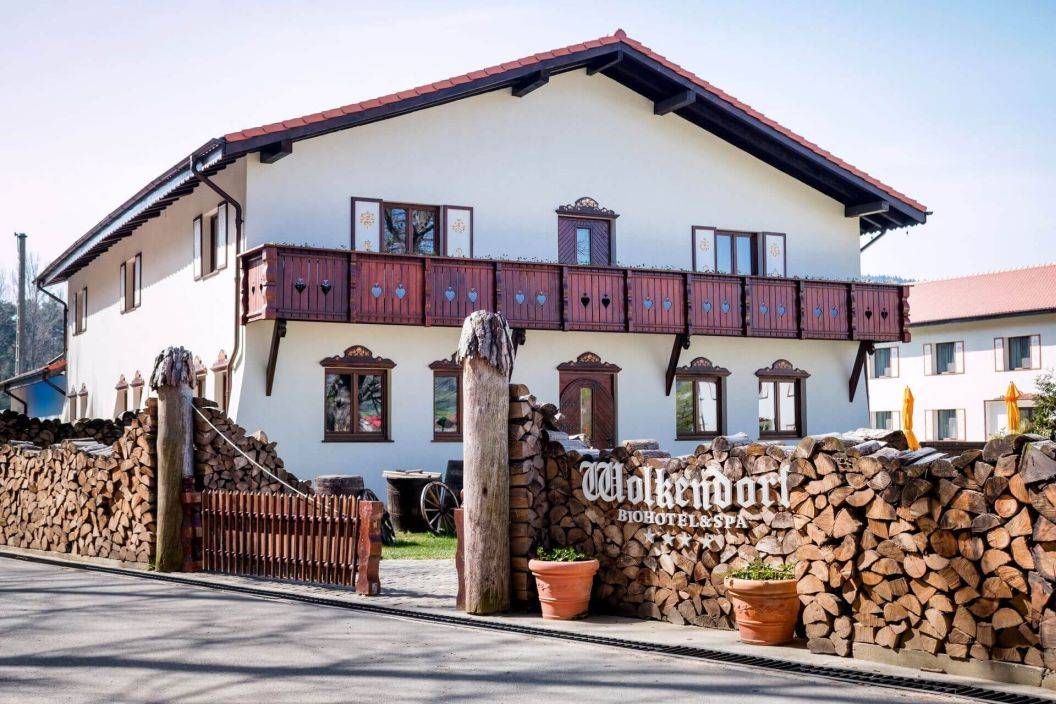 Revelion Magic 2023 in Vulcan Brasov Hotel Wolkendorf Bio & SPA ...