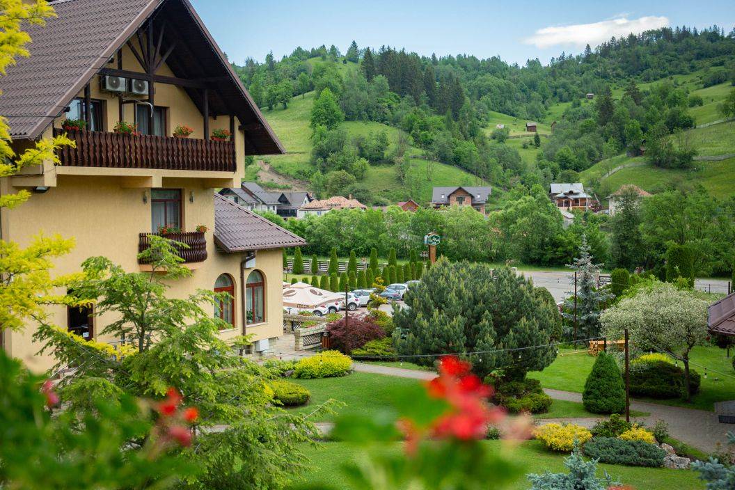 Revelion 2024 in Bucovina Sadova Pensiunea Dor de Munte**** Pico Mar Travel