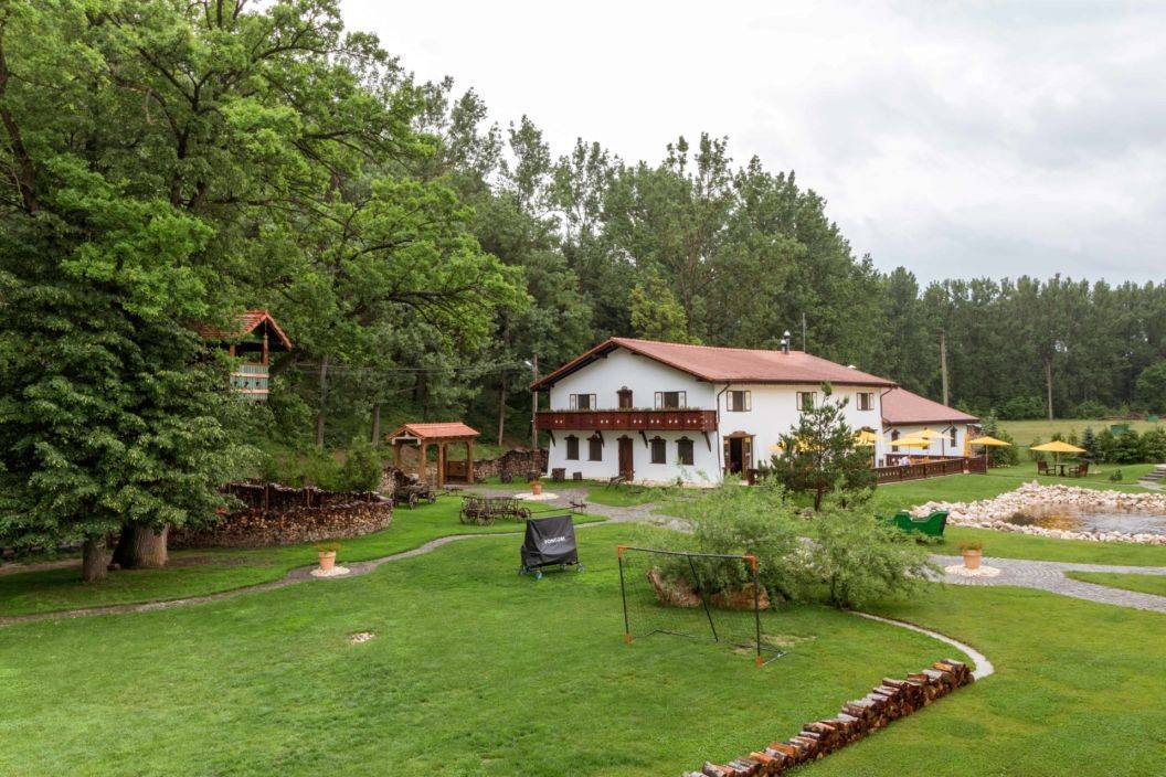 Revelion Magic 2023 in Vulcan Brasov Hotel Wolkendorf Bio & SPA ...