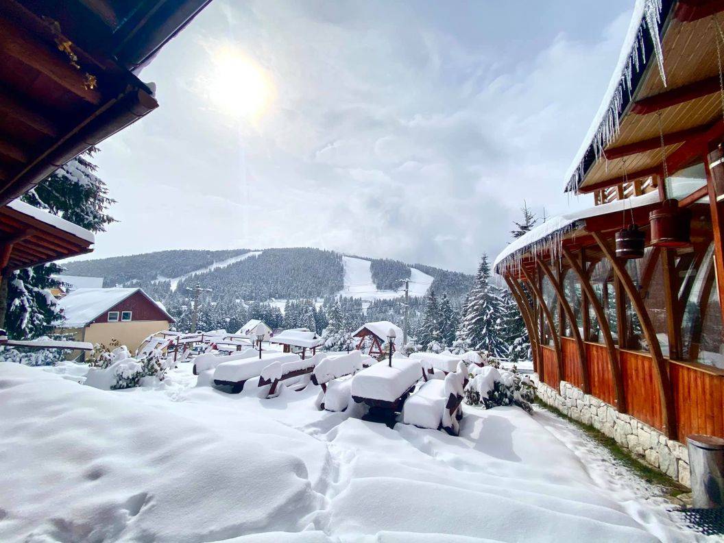 Revelion Schi Arieseni Hotel Four Seasons Pico Mar Travel