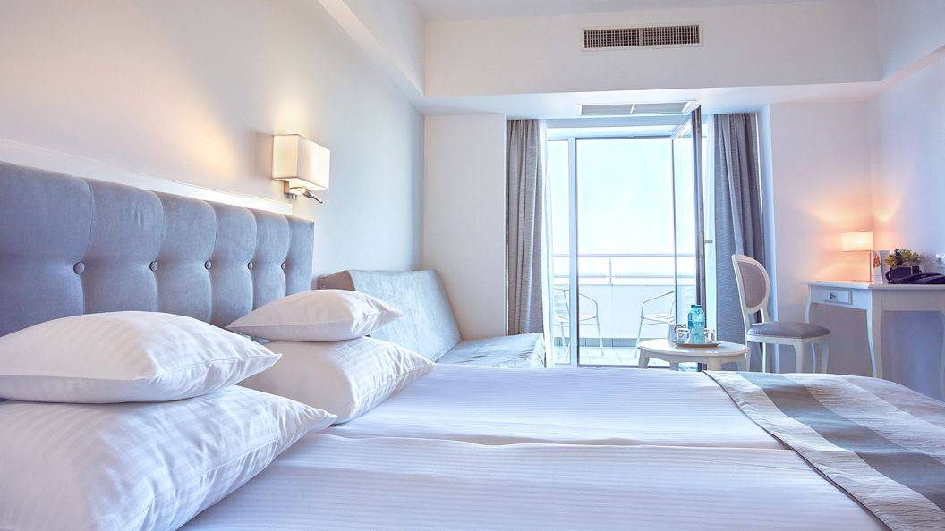 Cazare 2024 Constanta Hotel Continental Forum**** Pico Mar Travel