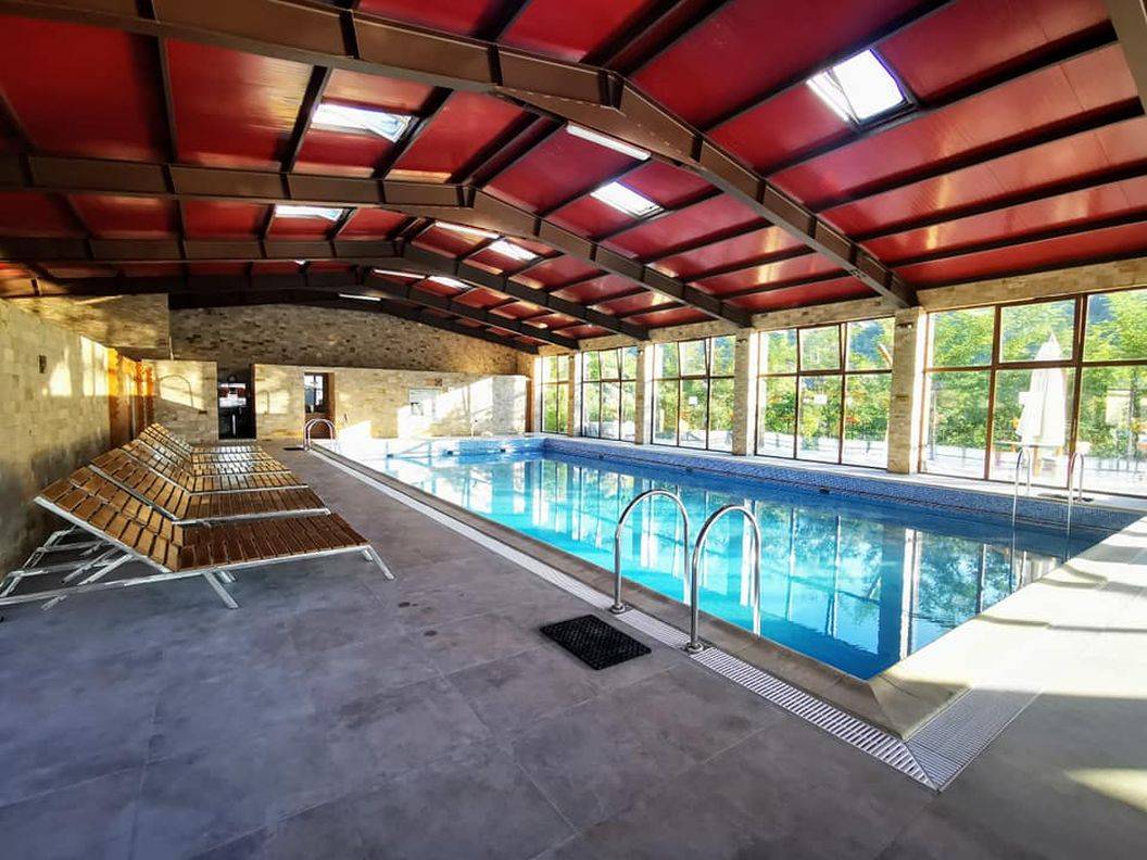 Revelion 2025 Caciulata Complex Turistic Casa Romaneasca Pico Mar Travel