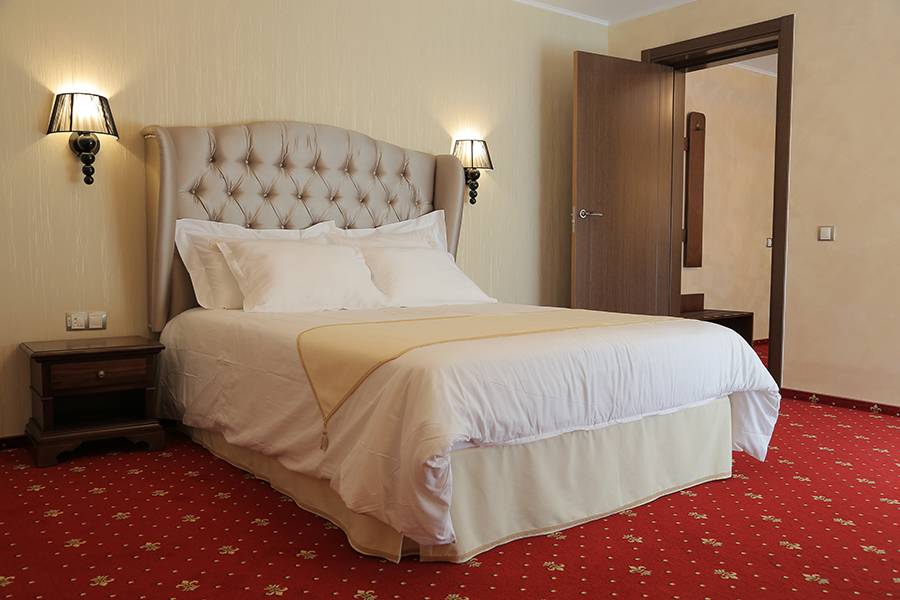 Sfantul Andrei si Ziua Nationala 2023 in Muntii Sureanu Pensiunea Perla ...