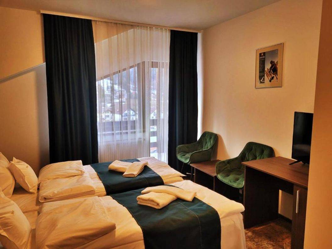 Sejur odihna 2024 Busteni Poiana Tapului Hotel Margaritar Pico Mar Travel