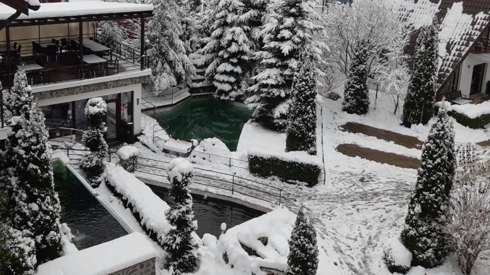 Revelion 2023 Poiana Tapului Busteni Hotel Izvorul cu Pastravi Pico Mar ...