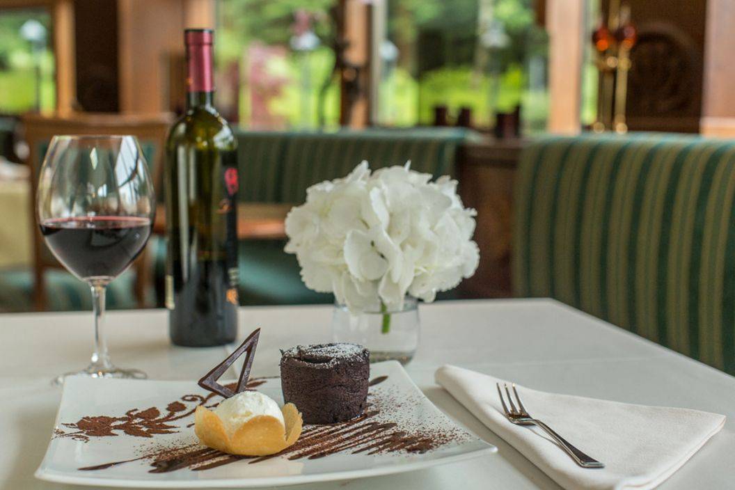 Revelion 2021 in Azuga Hotel Lux Garden***** Pico Mar Travel