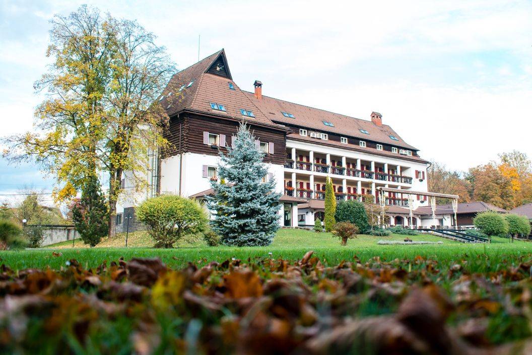 Sarbatori de Pasti 2022 in Maramures Sighetu Marmatiei Hotel Gradina ...