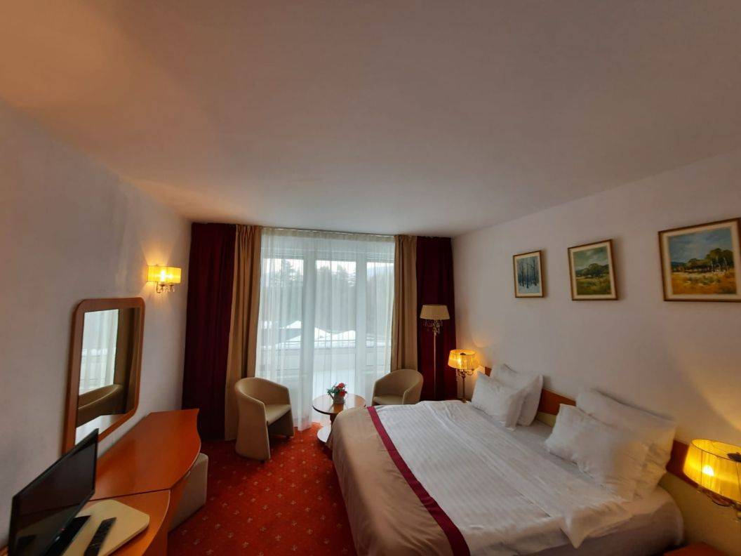 Sarbatori de Pasti 2022 in Predeal Hotel Atrium Panoramic SPA**** Pico ...